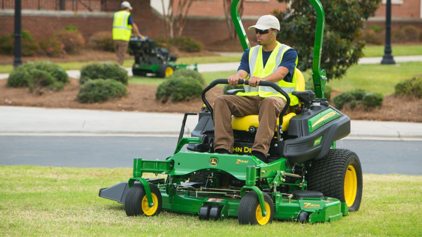 John Deere Z950M Mowers | Everglades Equipment Group